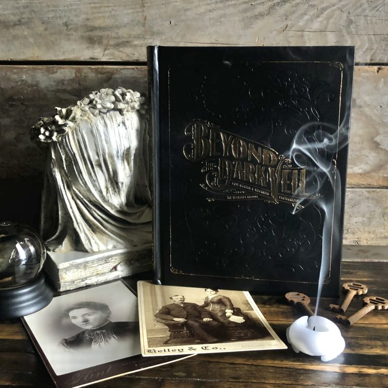 Beyond the Dark Veil: Post Mortem & Mourning Photography from The Thanatos Archive. - RitualCravt