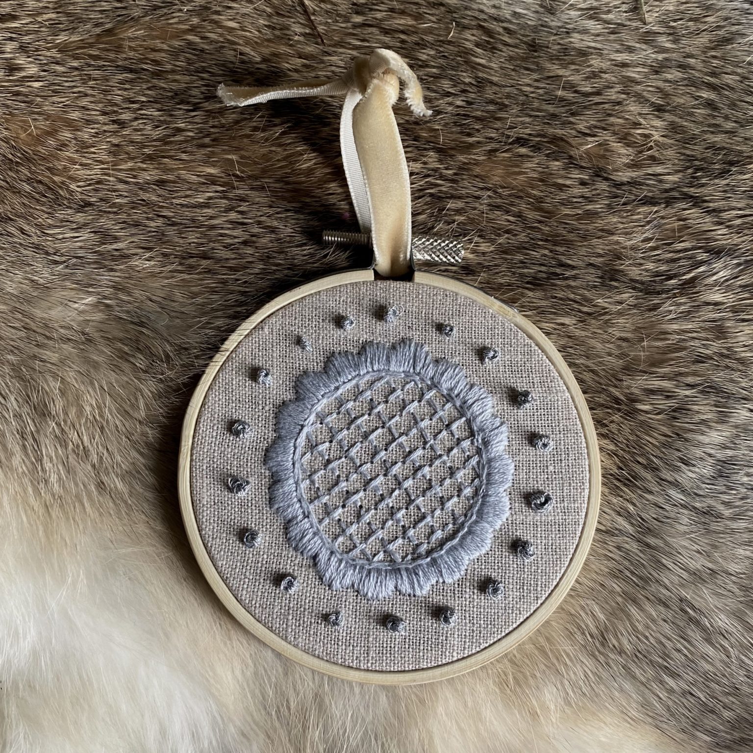 Hand-Embroidered Spirit Trap. Grey. The Cult of Flowers. - RitualCravt